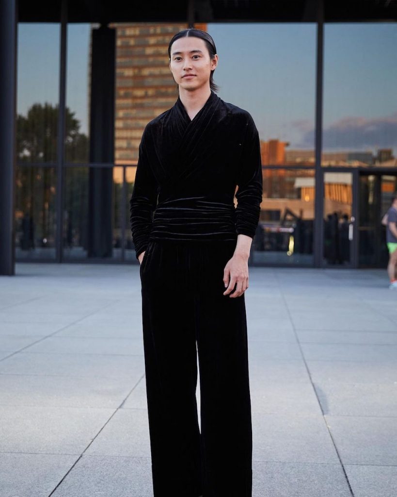 Jeonghan, Ten (NCT) và Mark Tuan thể hiện tinh thần soft boy