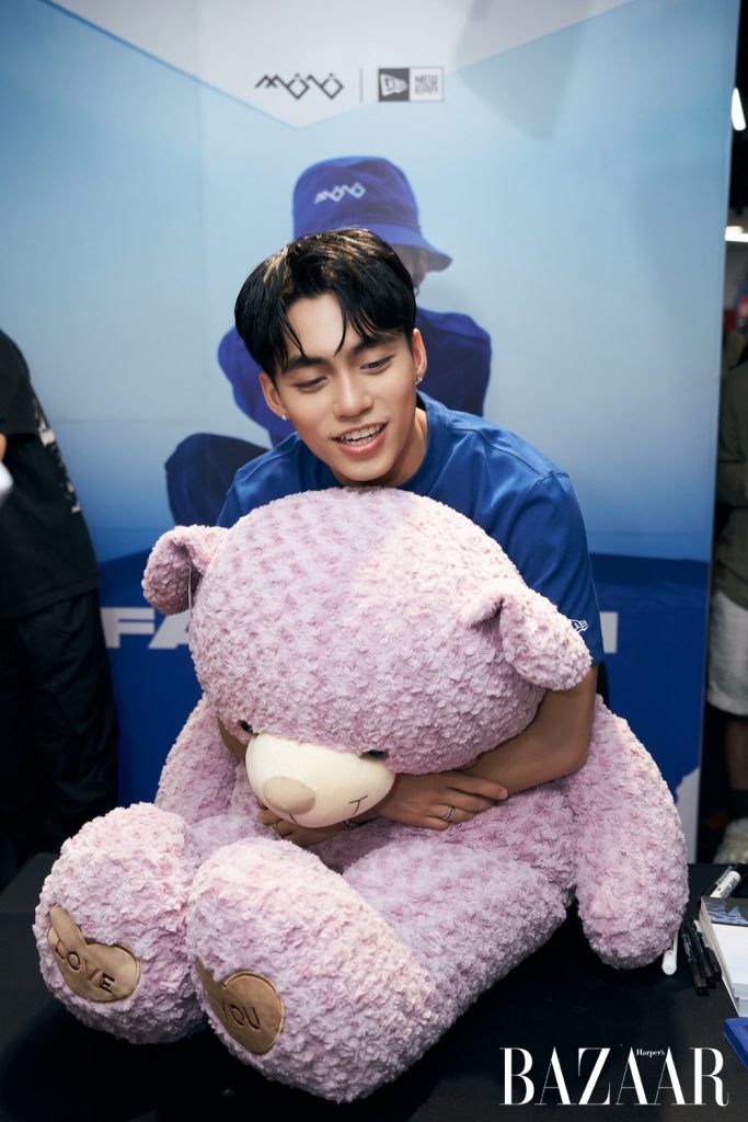 Loạt biểu cảm đáng yêu của MONO trong buổi fansign