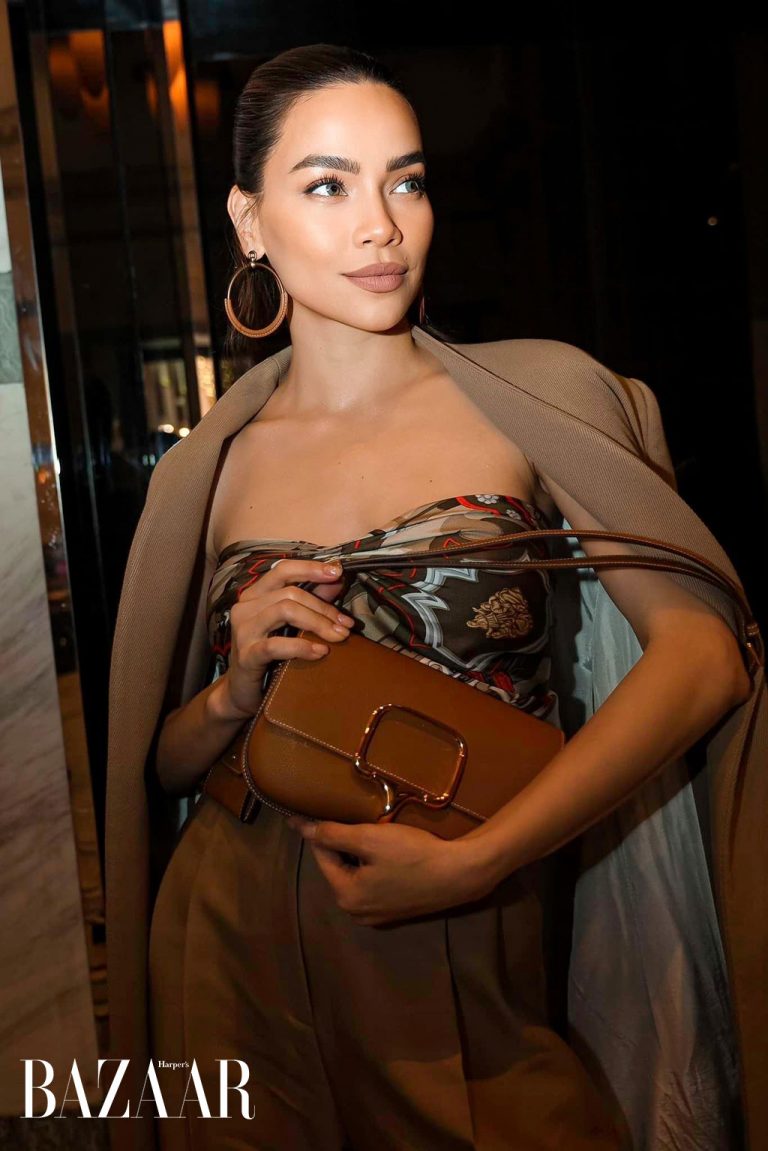 Hồ Ngọc Hà tỏa sáng với túi xách Hermès Della Cavalleria Elan