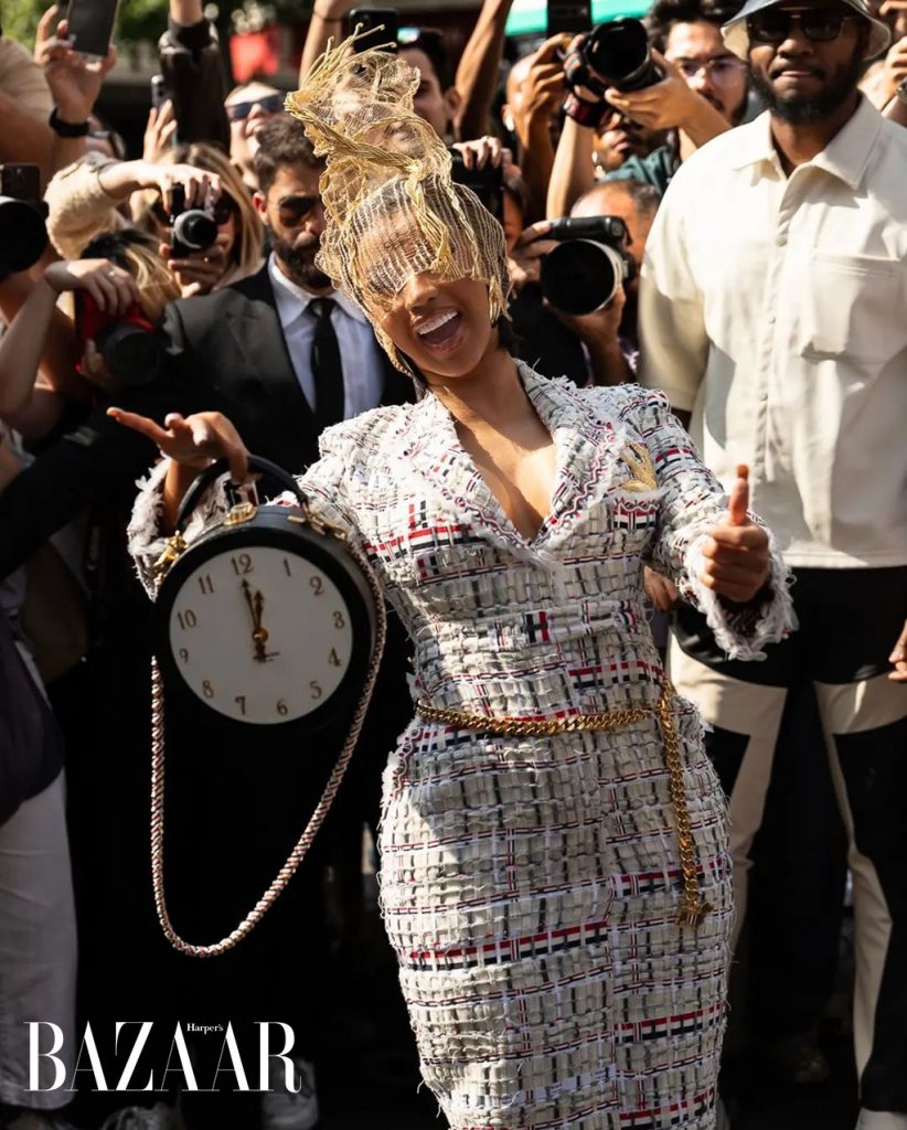 Cardi B mang phong cách siêu thực tới front row Haute Couture