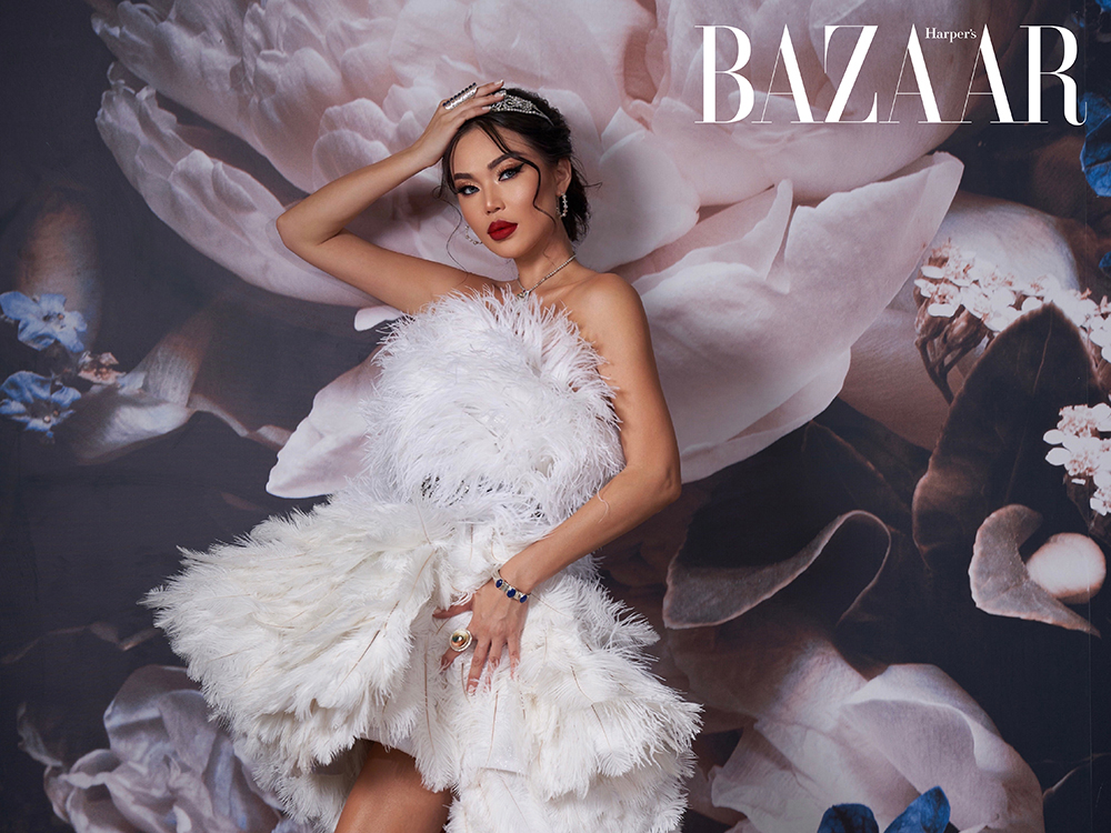 Màu sắc sặc sỡ biến Anna Gupta thành loài chim thiên đường