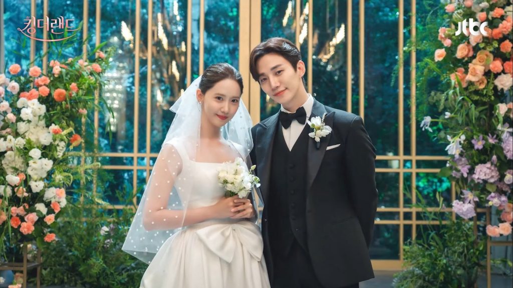 Lee Jun Ho cầu hôn YoonA trong tập cuối "Khách sạn vương giả"