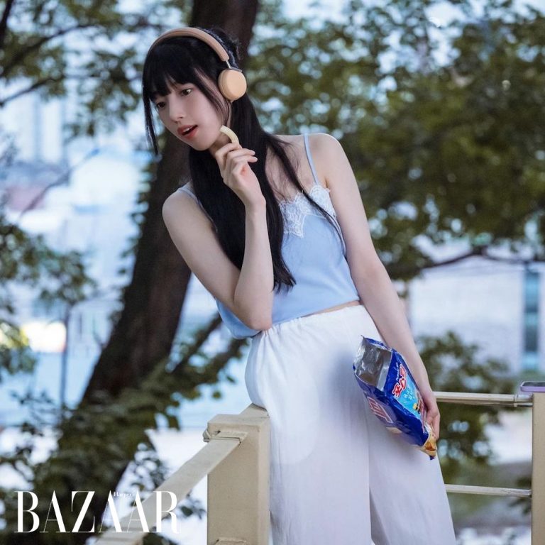 Thời trang ngọt ngào của Bae Suzy trong phim "Doona!" | Harper's Bazaar Việt Nam