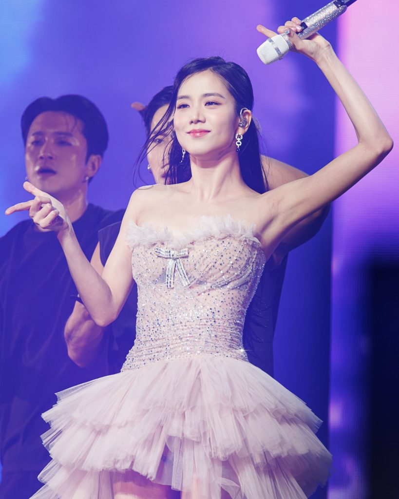 Lý giải vì sao Dior và Cartier cưng chiều Jisoo BLACKPINK | Harper's ...