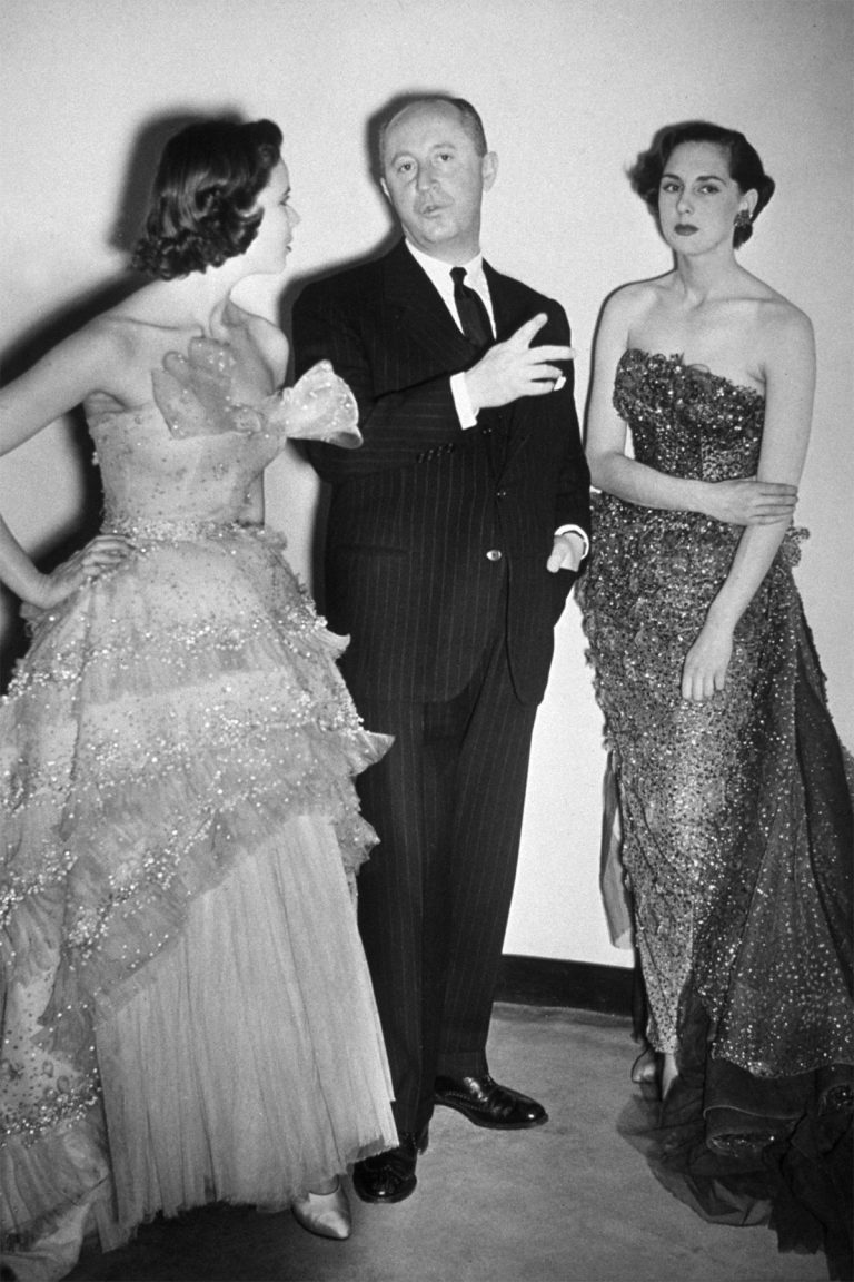 Nhà sản xuất đoạt giải César Pháp làm phim tiểu sử Christian Dior