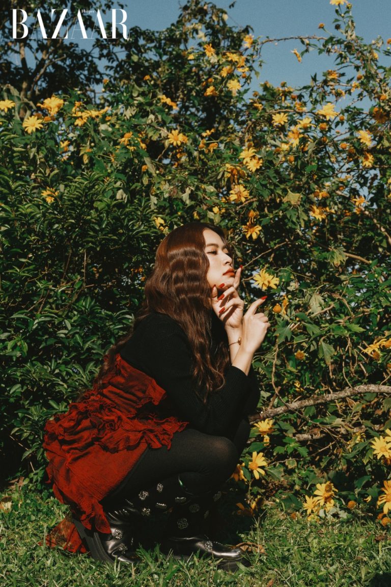 MV Miền đất hứa: Hoàng Thùy Linh và Đen Vâu ẩn ý làm đám cưới