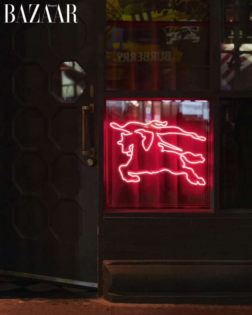 Các cựu thiên thần tái ngộ ở buổi khai trương Burberry Knight Bar