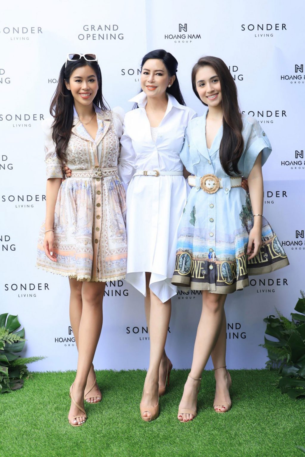 Doanh nhân Thủy Tiên đưa con gái, con dâu dự nhiều sự kiện