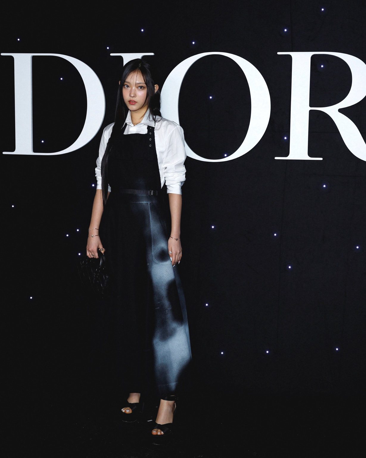 Haerin (NewJeans) lần đầu ngồi front row show Dior Men | Harper's Bazaar Việt Nam