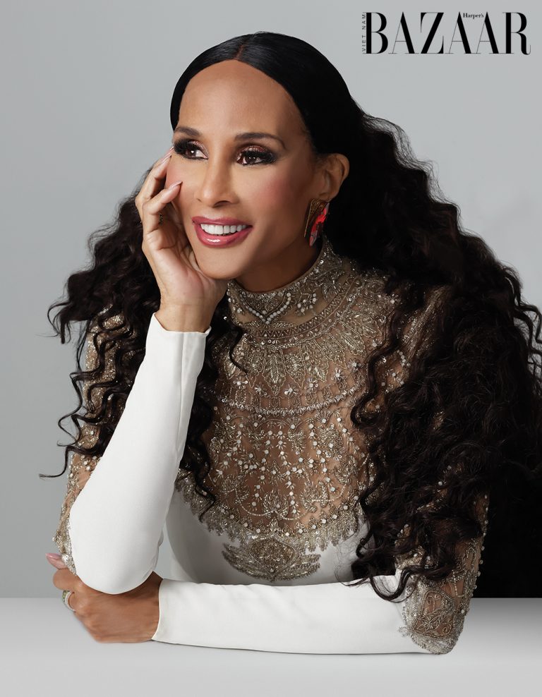 Beverly Johnson: First black woman on cover of US's top magazine