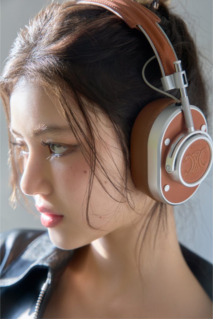 Danielle (NewJeans) giúp tai nghe Celine cháy hàng | Harper's Bazaar ...