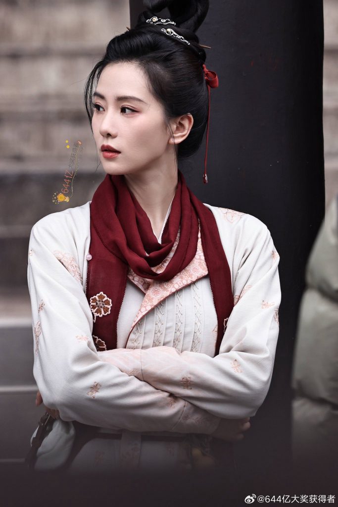 Tạo hình Lưu Thi Thi và Đậu Kiêu trong "Chưởng Tâm" | Harper's Bazaar Việt Nam