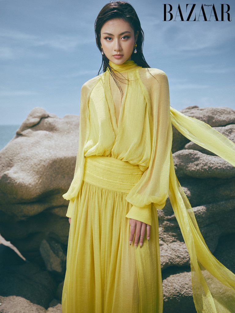 Xuân Hạnh làm nàng thơ cho BST Lê Thanh Hòa Resort 2024