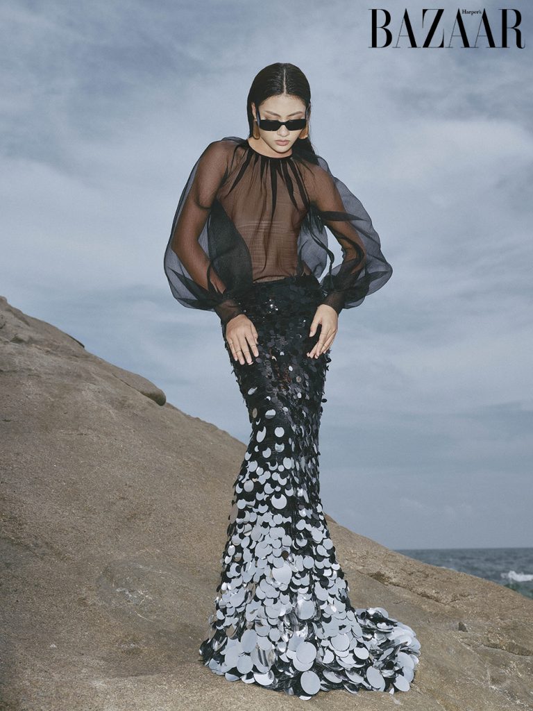 Xuân Hạnh làm nàng thơ cho BST Lê Thanh Hòa Resort 2024