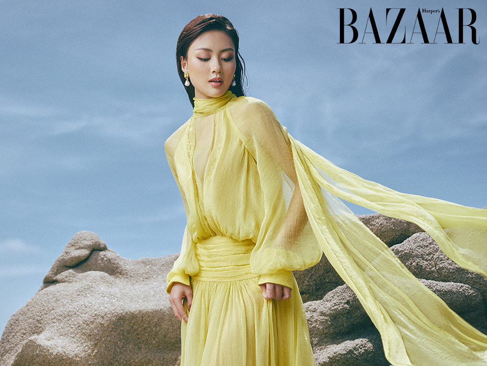 Xuân Hạnh làm nàng thơ cho BST Lê Thanh Hòa Resort 2024