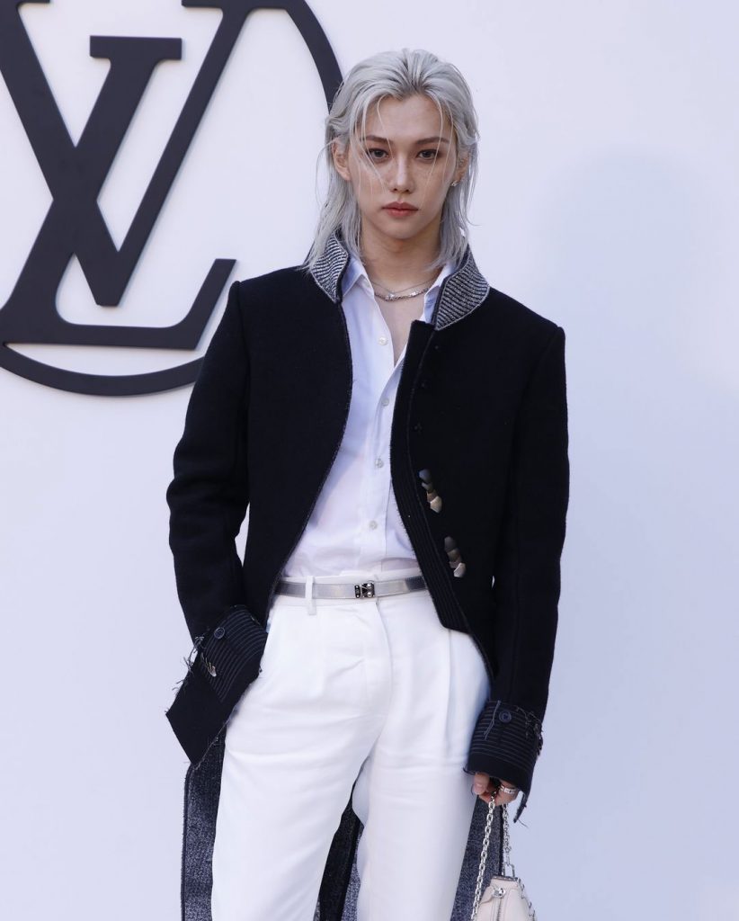 Felix mang cảm hứng Regencycore đến Louis Vuitton Cruise 2025 | Harper ...