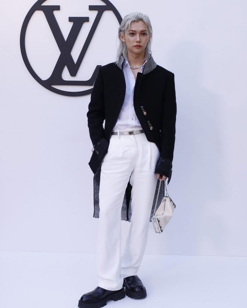 Felix mang cảm hứng Regencycore đến Louis Vuitton Cruise 2025 | Harper ...