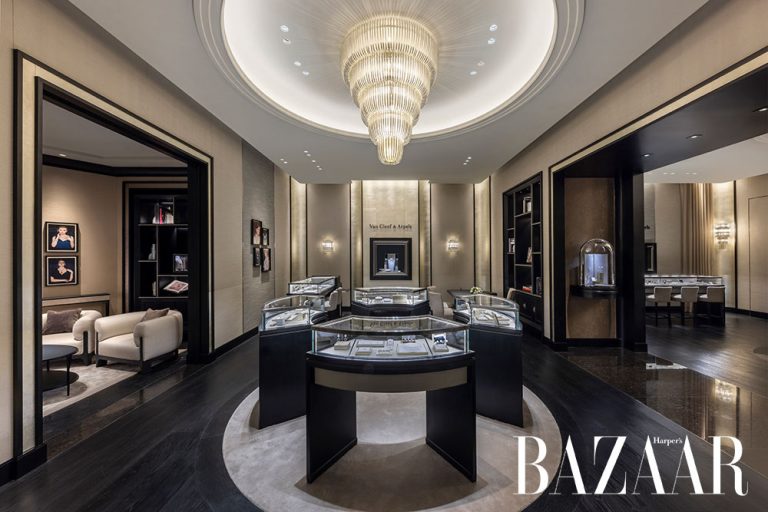 Dorothée Henrio: Van Cleef & Arpels hân hoan với cuộc sống | Harper's ...
