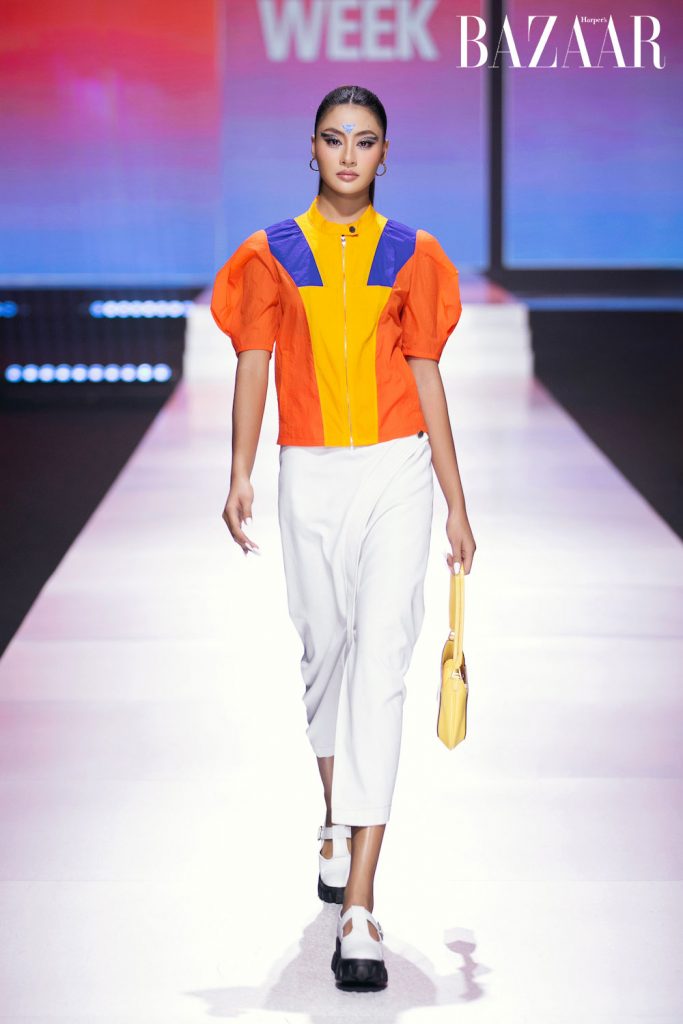 Xuân Hạnh, Tú Anh diễn show của NTK Hàn Quốc tại AVIFW | Harper's ...