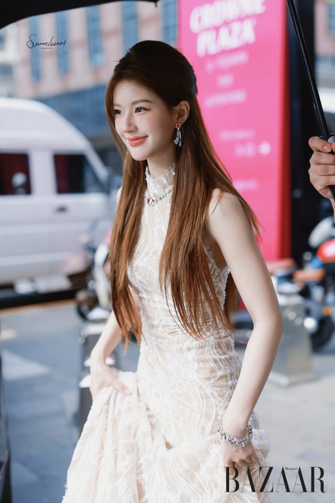 Triệu Lộ Tư diện toàn váy cưới cao cấp đóng Hãy Để Tôi Tỏa Sáng