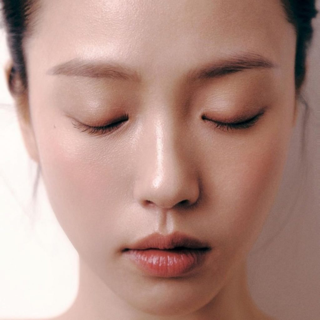 8 phim và chương trình truyền hình mới nhất của Go Min Si