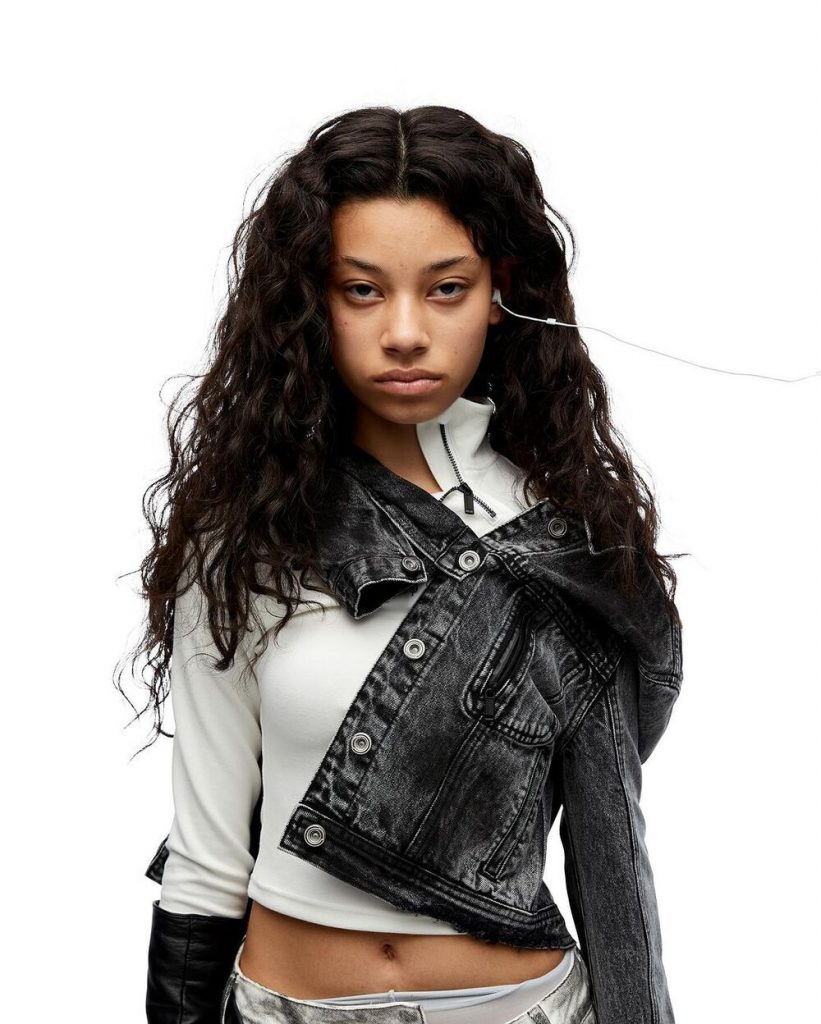 LOADINGROOM - Local brand "xộc xệch" được lòng idol Hàn | Harper's Bazaar Việt Nam