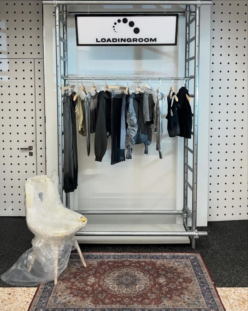 LOADINGROOM - Local brand "xộc xệch" được lòng idol Hàn | Harper's ...