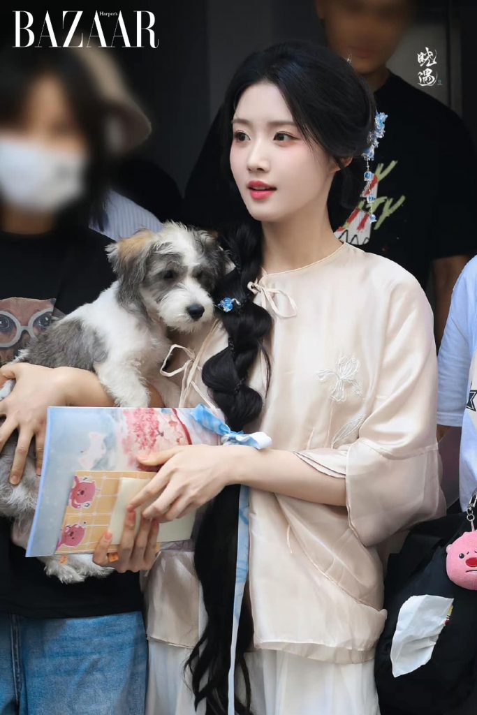 Lư Dục Hiểu trong phim Nhập Thanh Vân đẹp hơn cả ngoài đời | Harper's ...