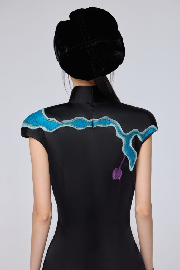 HA LINH THU Pre-Fall 2024: Chiều sâu của sắc xanh ngọc lam