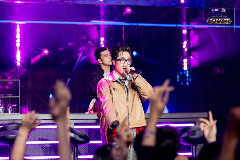 Coldzy nhận nón vàng từ Suboi, thẳng tiến vòng trong của Rap Việt