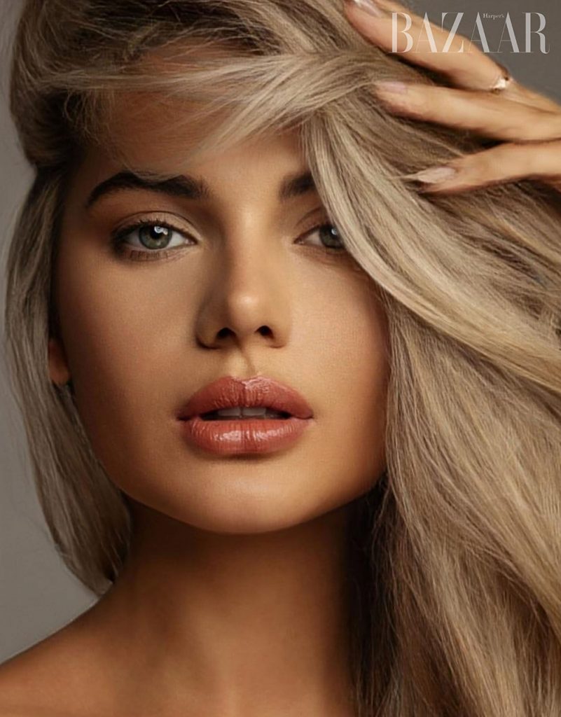 Anya Mudrik trong trang phục đậm chất vị lai | Harper's Bazaar Việt Nam