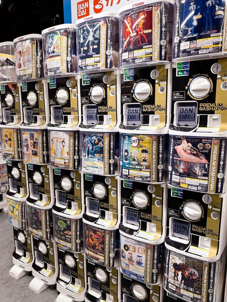 Cơn sốt túi mù: Niềm vui ngắn hạn qua đi, rác thải ở lại | Harper's ...