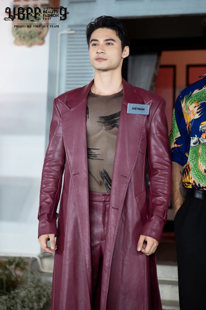 VBFF 9: Hoa hậu Quế Anh trình diễn cạnh 60 nam vương | Harper's Bazaar ...