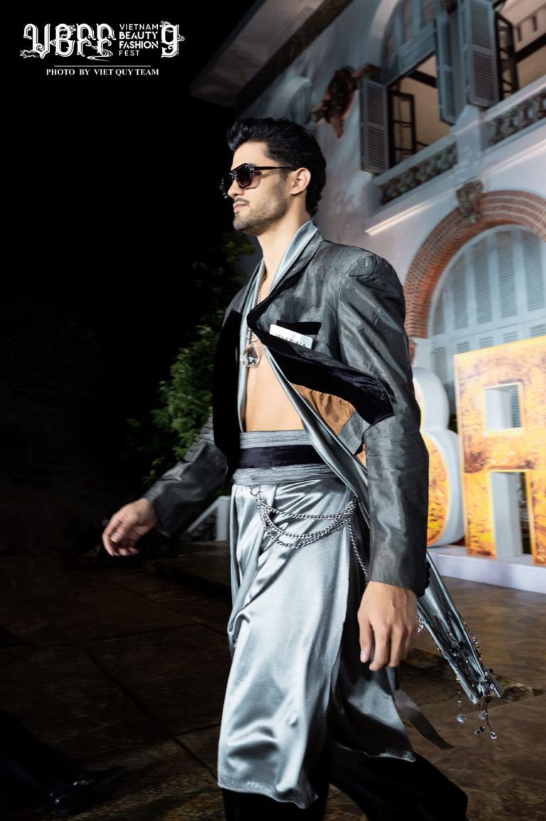 VBFF 9: Hoa hậu Quế Anh trình diễn cạnh 60 nam vương | Harper's Bazaar ...