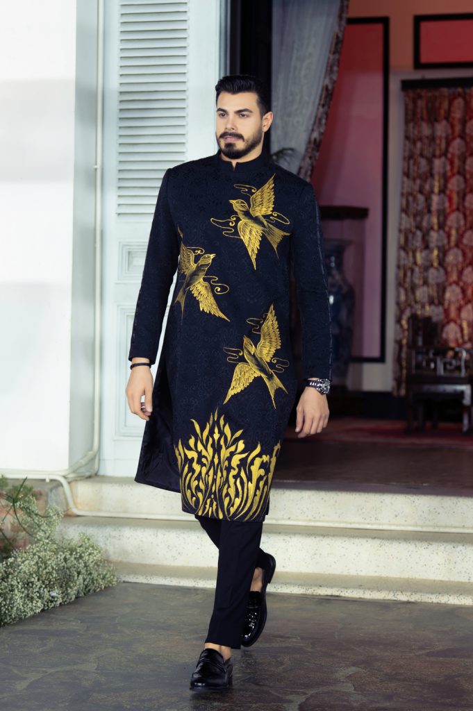 VBFF 9: Hoa hậu Quế Anh trình diễn cạnh 60 nam vương | Harper's Bazaar ...