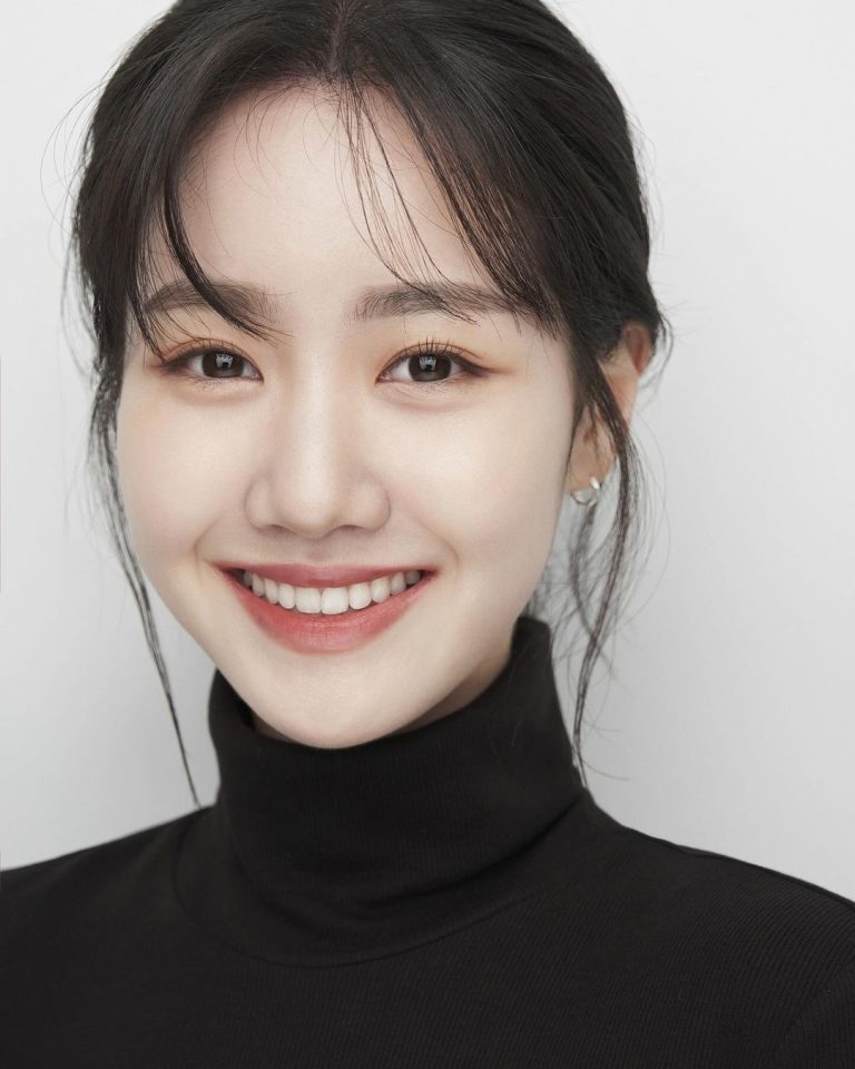 7 phim và chương trình truyền hình có sự tham gia của Jin Ji Hee | Harper's Bazaar Việt Nam