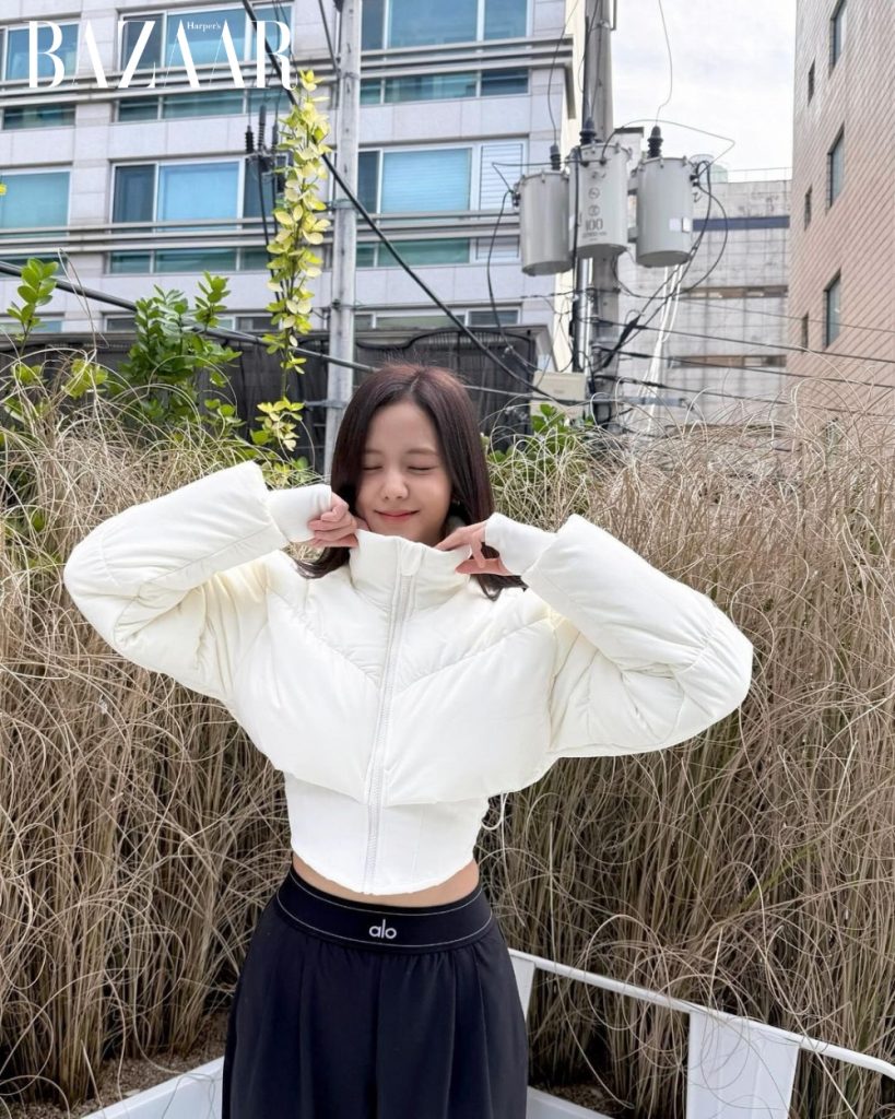 Jisoo (BLACKPINK) đã tìm ra áo khoác phao thời thượng nhất | Harper's ...