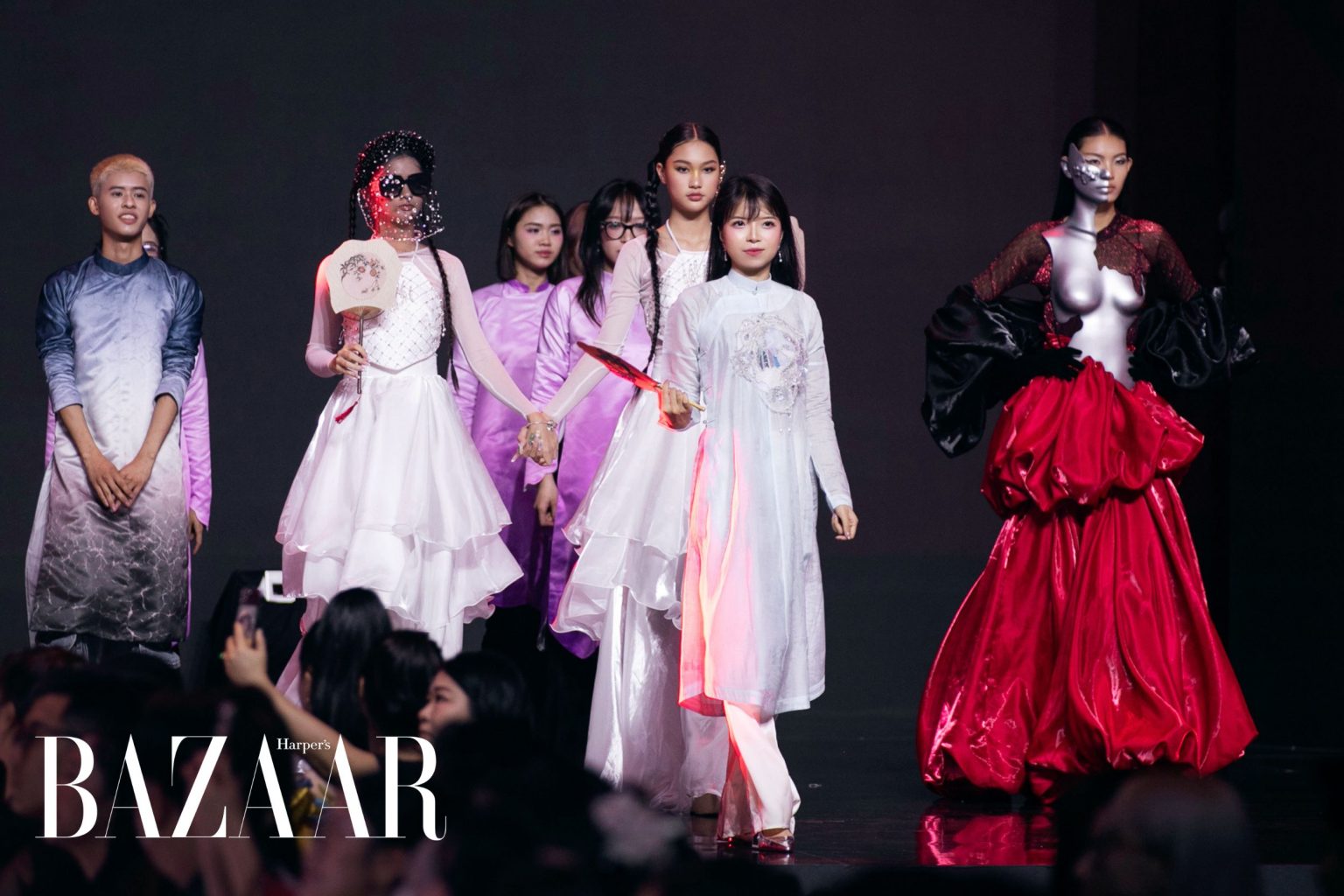 "Dệt mộng" chuyện đời Cám tại show AVIFW của The Mad Lab | Harper's ...