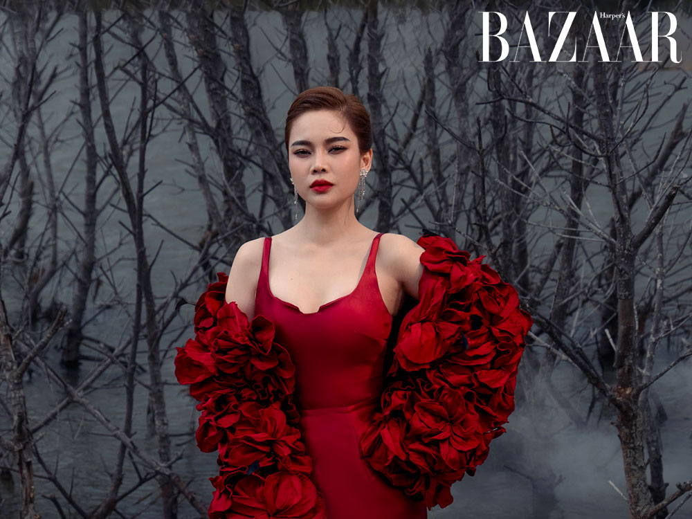 Giang Hồng Ngọc kết năm 2024 với "Tình đậm sâu đến mấy" | Harper's Bazaar Việt Nam