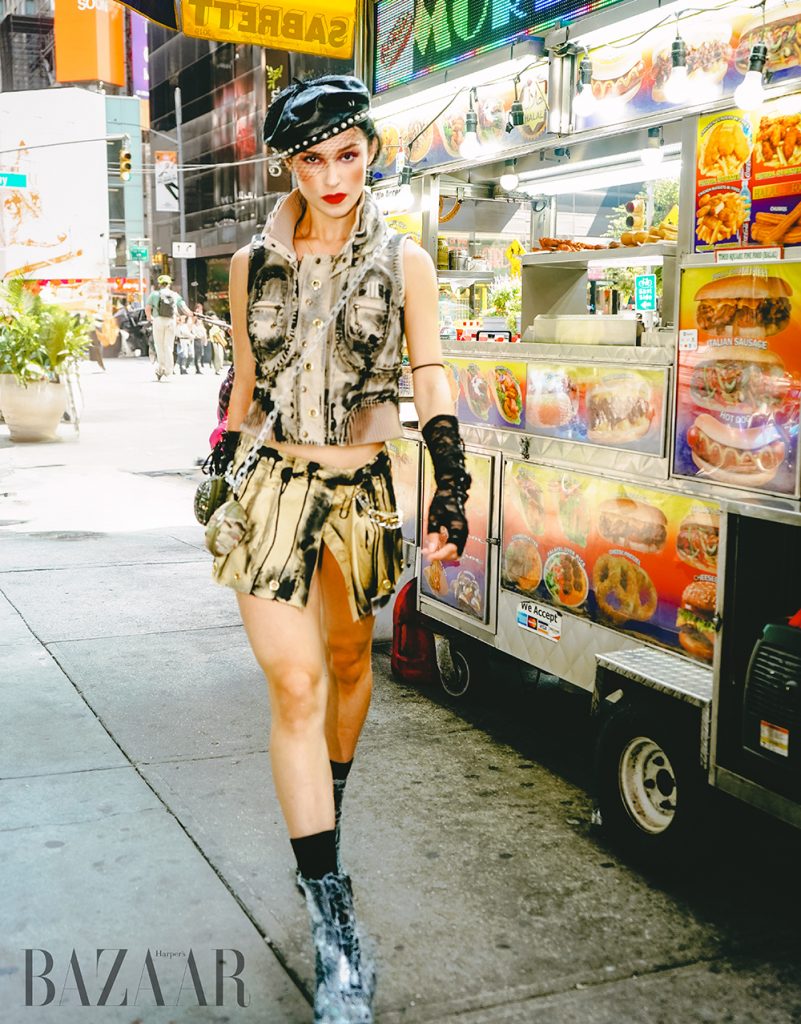 Asta Razma | Bộ ảnh "The World Is a Stage" | Harper's Bazaar Việt Nam