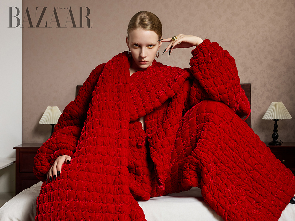 Bộ ảnh Bedroom Story của nhiếp ảnh gia Wei Wang | Harper's Bazaar Việt Nam