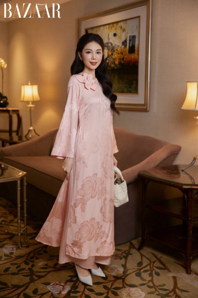 Linh Rin đằm thắm với áo dài Tết của Đỗ Mạnh Cường