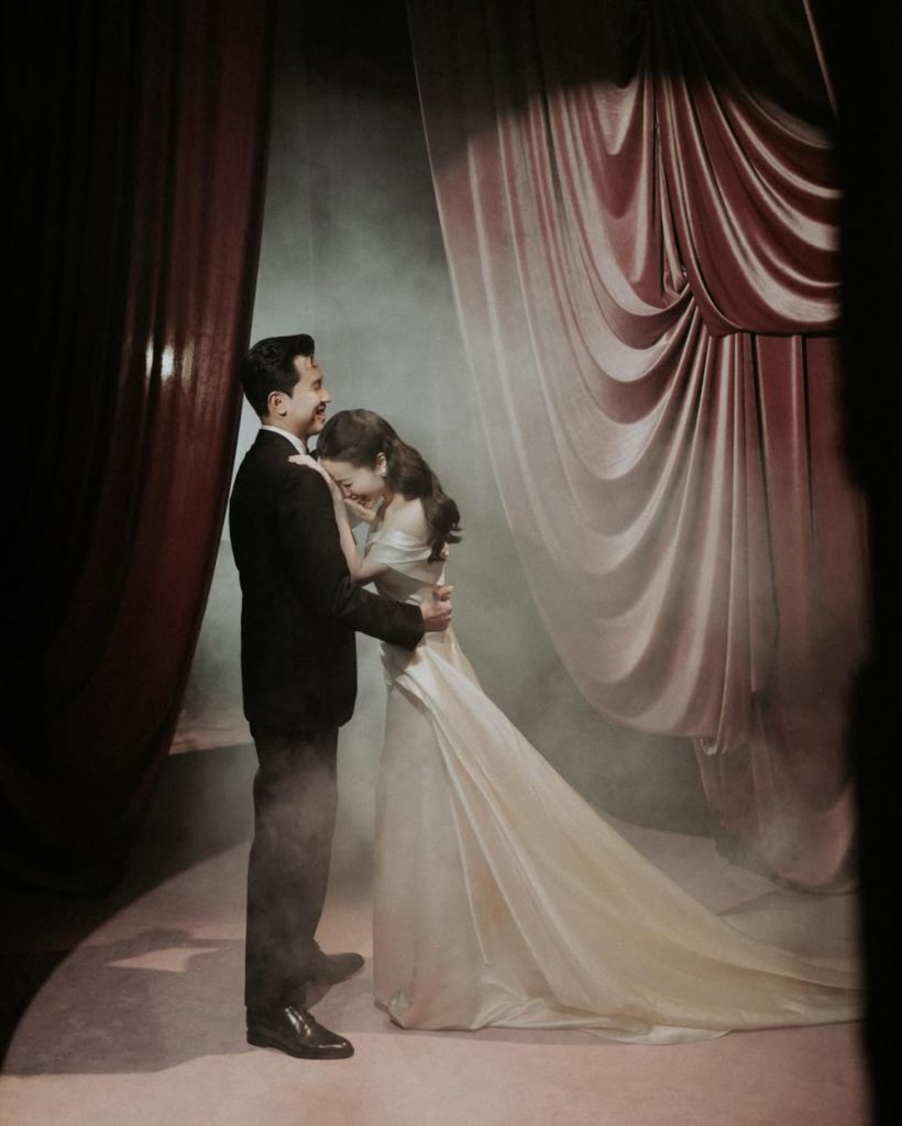 Blogger Hà Trúc và cơ trưởng Quang Đạt tung ảnh cưới | Harper's Bazaar ...