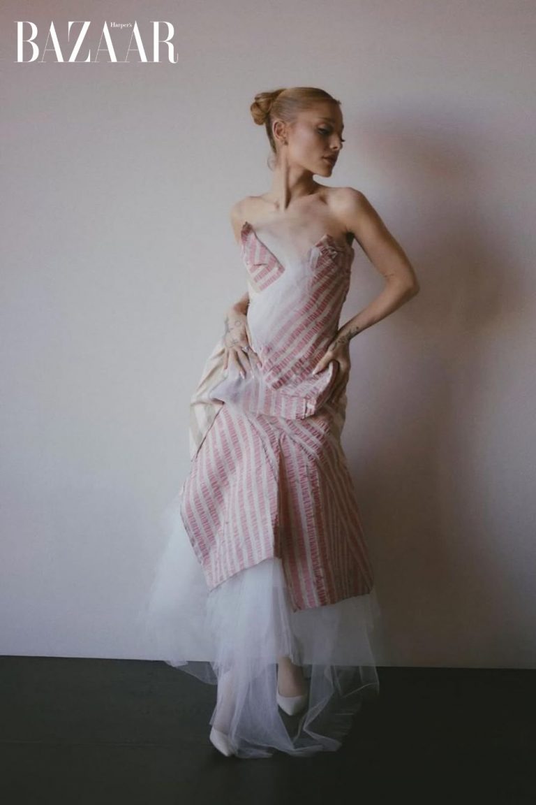 Ariana Grande, nhà sưu tầm váy áo vintage mới của Hollywood | Harper's ...