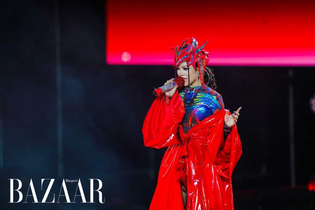 Rapper tlinh ẵm trọn các giải nữ ca sĩ của năm 2024 | Harper's Bazaar ...