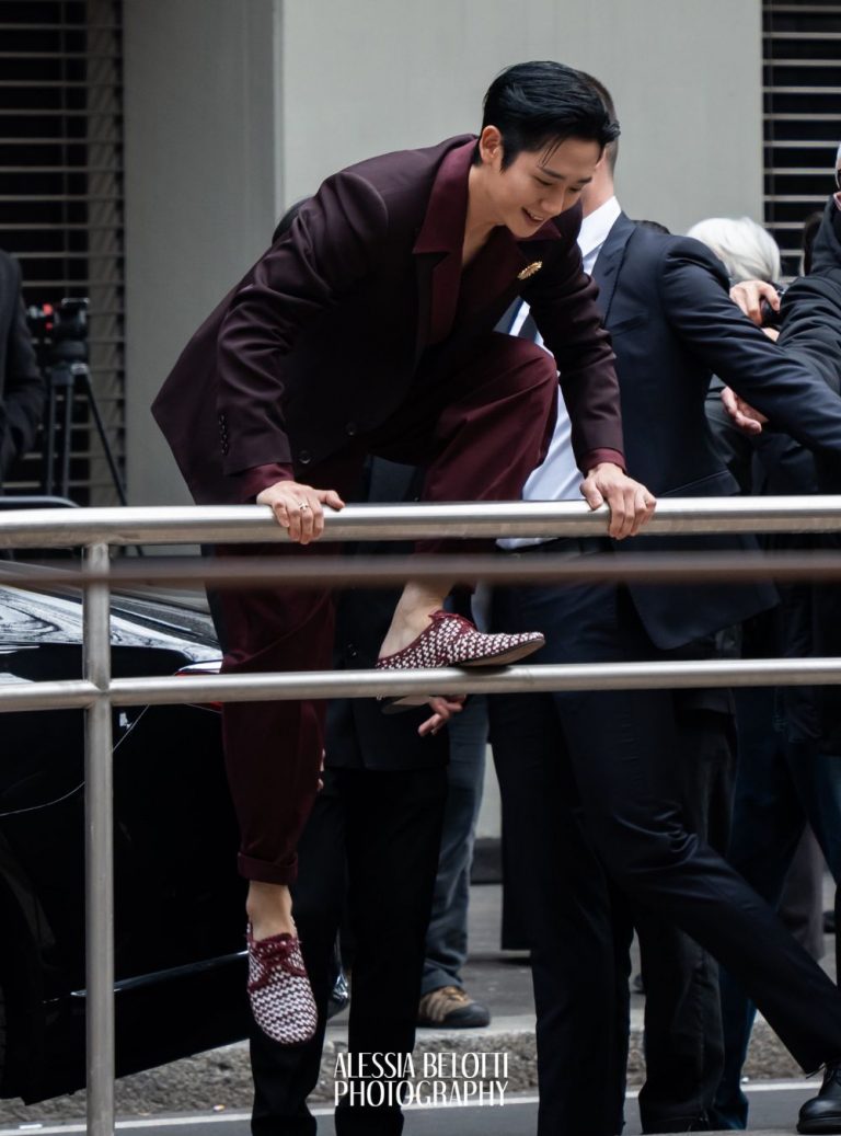 Jung Hae In chia tay Dior, dự show Dolce & Gabbana ở Milan | Harper's ...