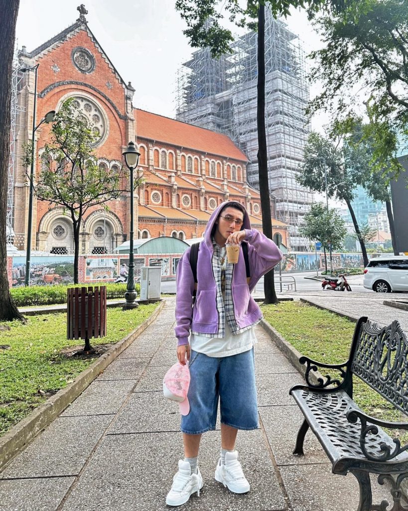 Sơn Tùng M-TP mang phụ kiện trăm triệu đi cafe bệt | Harper's Bazaar ...