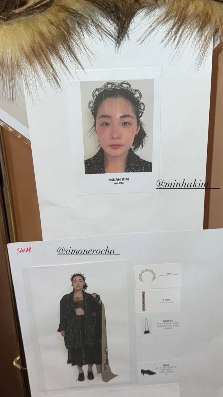 Diễn viên Kim Min Ha catwalk cho Simone Rocha Thu Đông 2025 | Harper's ...