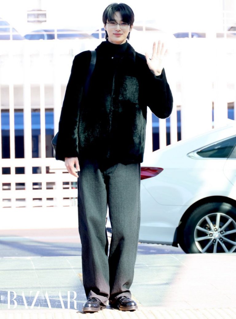 Byeon Woo Seok khác lạ trên đường đến Milan dự show Prada | Harper's ...