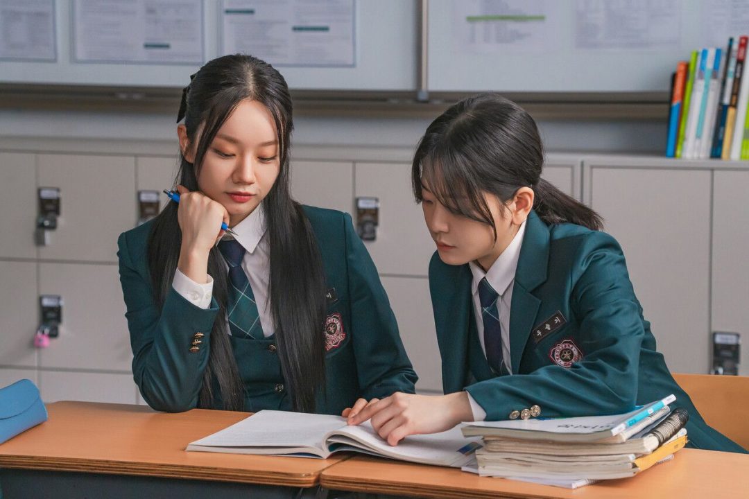 Hyeri lập kỷ lục ngày tái xuất trong "Bạn bạn bè bè" | Harper's Bazaar ...